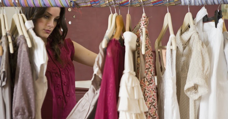 Tips para elegir ropa que disimule "los kilos demás"