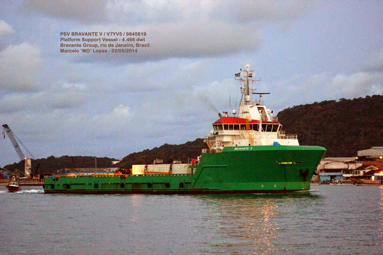 NAVIOS AHTS E PSV DO PORTO DE MACAE-RJ-BRASIL (IMBETIBA) E (FUTURO ...