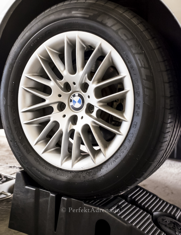 PerfektAdrenalin: How to Change Rear Differential Fluid on an BMW E39 530i