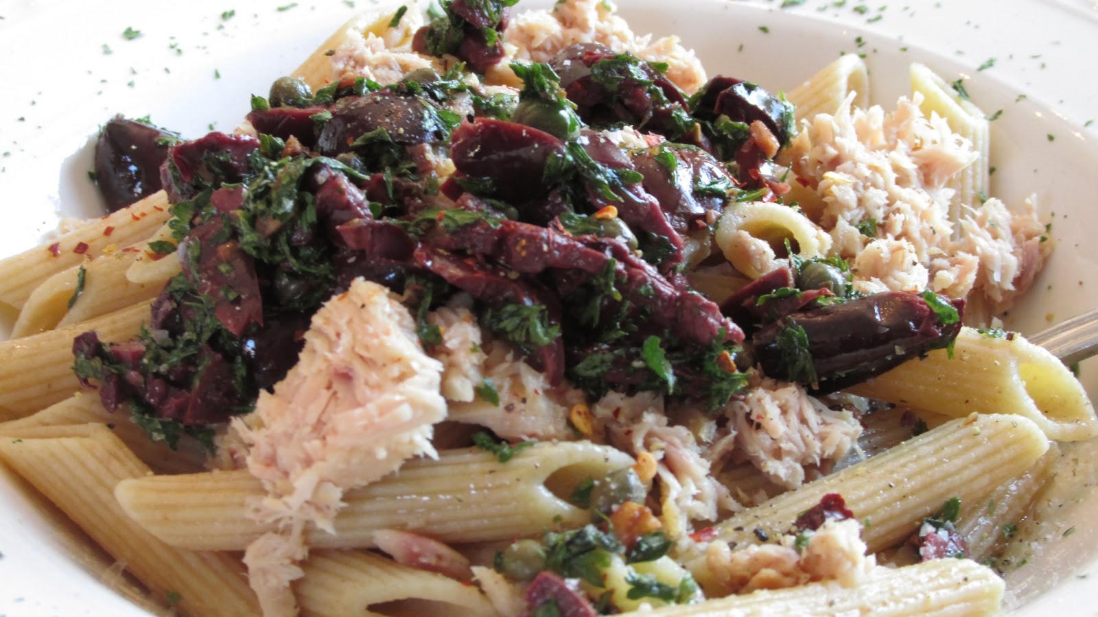 Rigatoni with Tuna, Fetta and Black Olive Vinaigrette – Everyday Easy ...