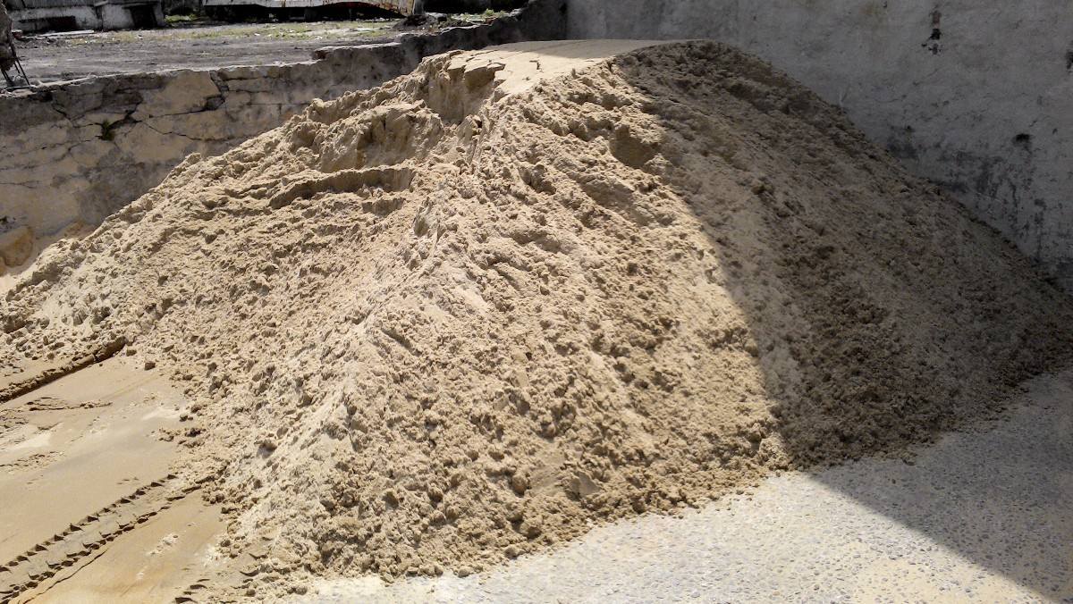 TIPO DE MATERIALES: Arena