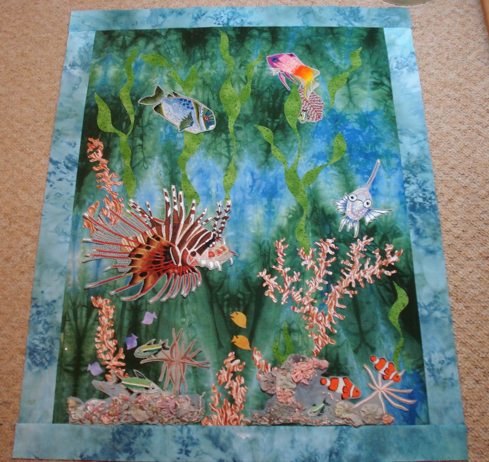 The Nifty Stitcher: Hand Embroidered Tropical Fish Wall Hanging