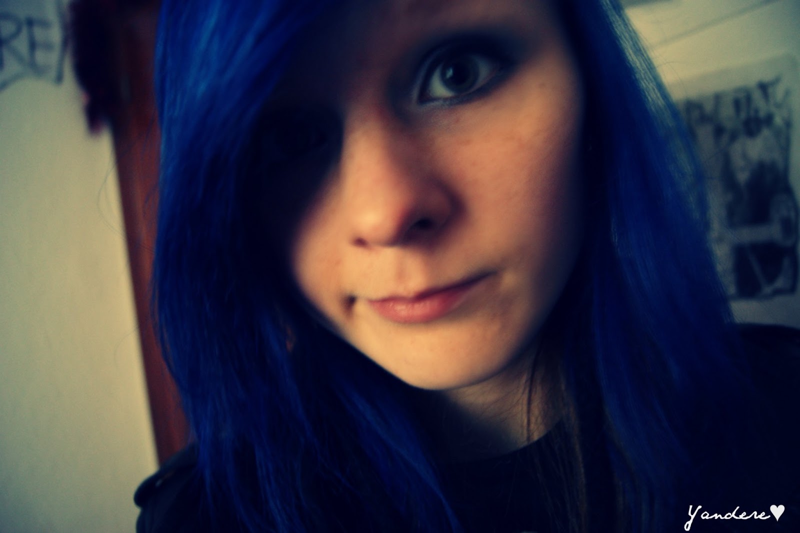 Chica con el pelo azul - Imagui