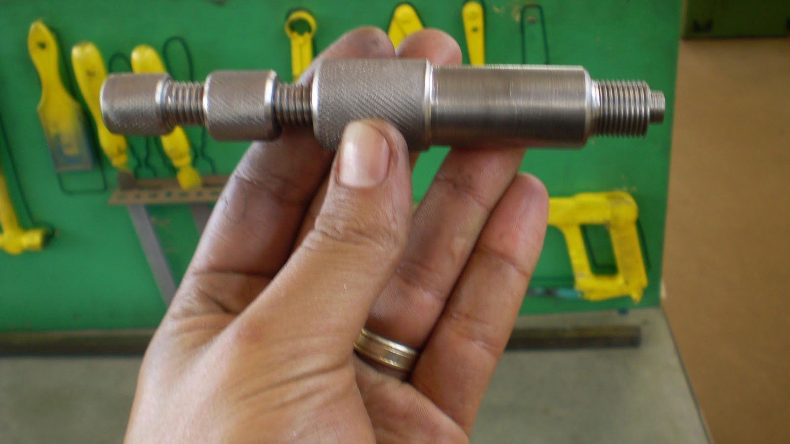 Ricardo de Macedo: Making a Piston stop tool