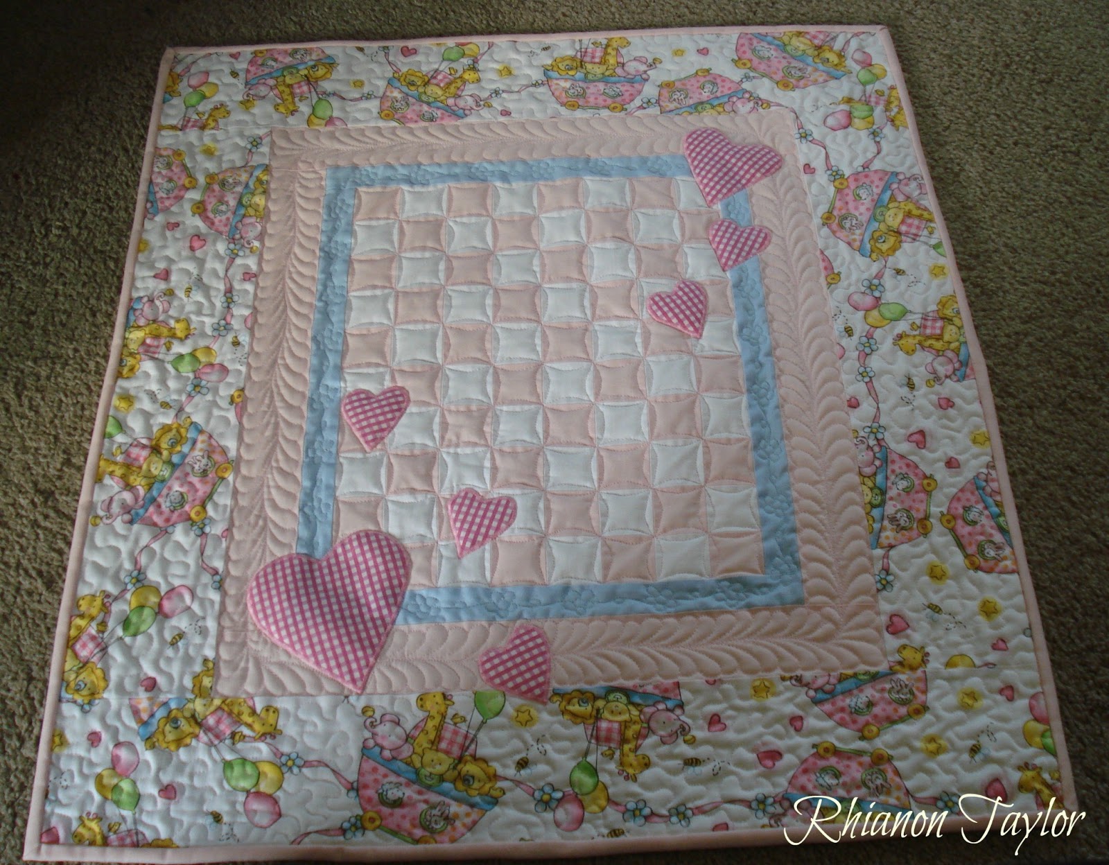 The Nifty Stitcher: Hearts Baby Quilt