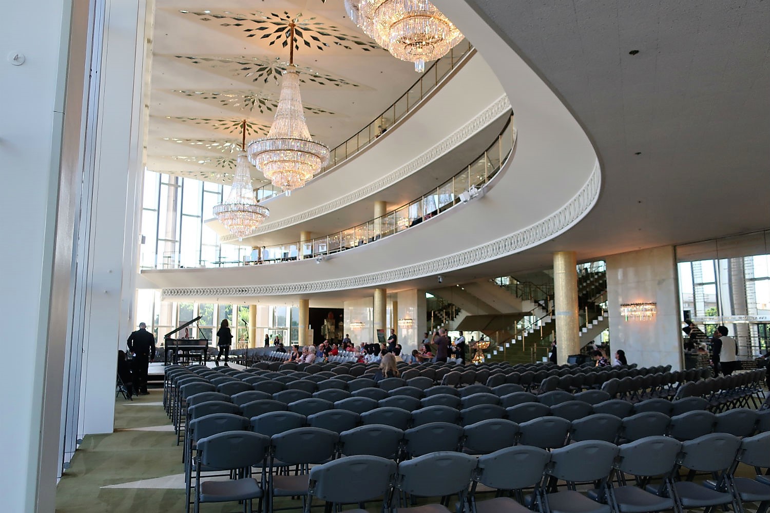 Los Angeles Theatres: Dorothy Chandler Pavilion