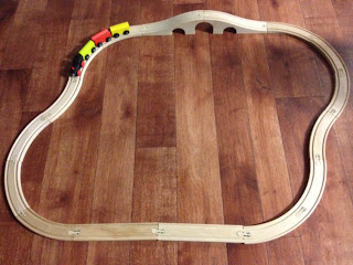 Parallelogram track layout | Wooden Train Track Layouts