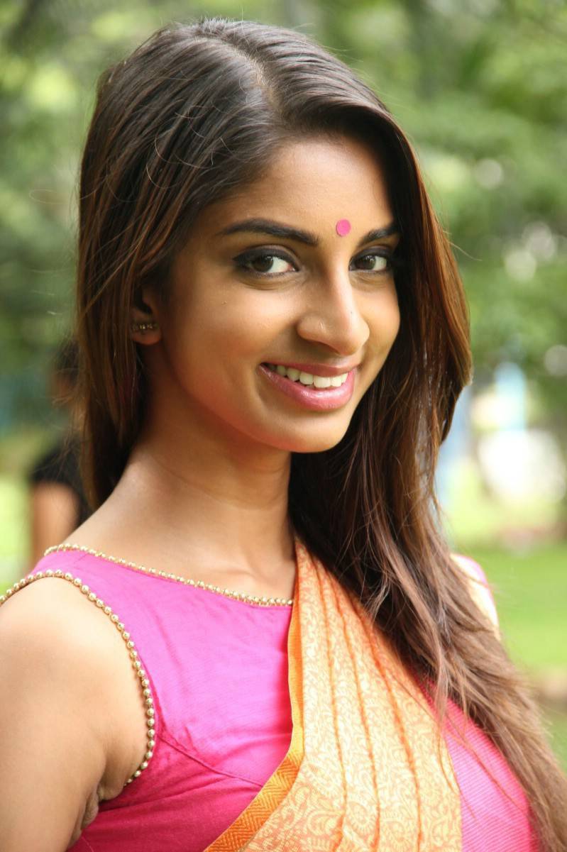 Sahithya Jagannathan Latest Hot Spicy PhotoShoot Images In Orange Saree ...