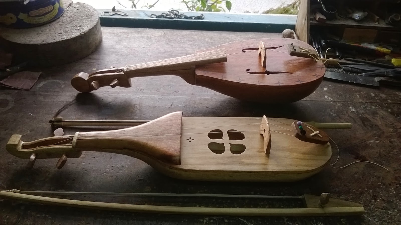 Barro e Cordas: Rabeca de Cabaça e Rabeca Medieval