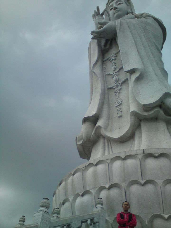 Keren! Patung Dewi Kwan Im Tertinggi di Asia Tenggara Ada di Siantar ...