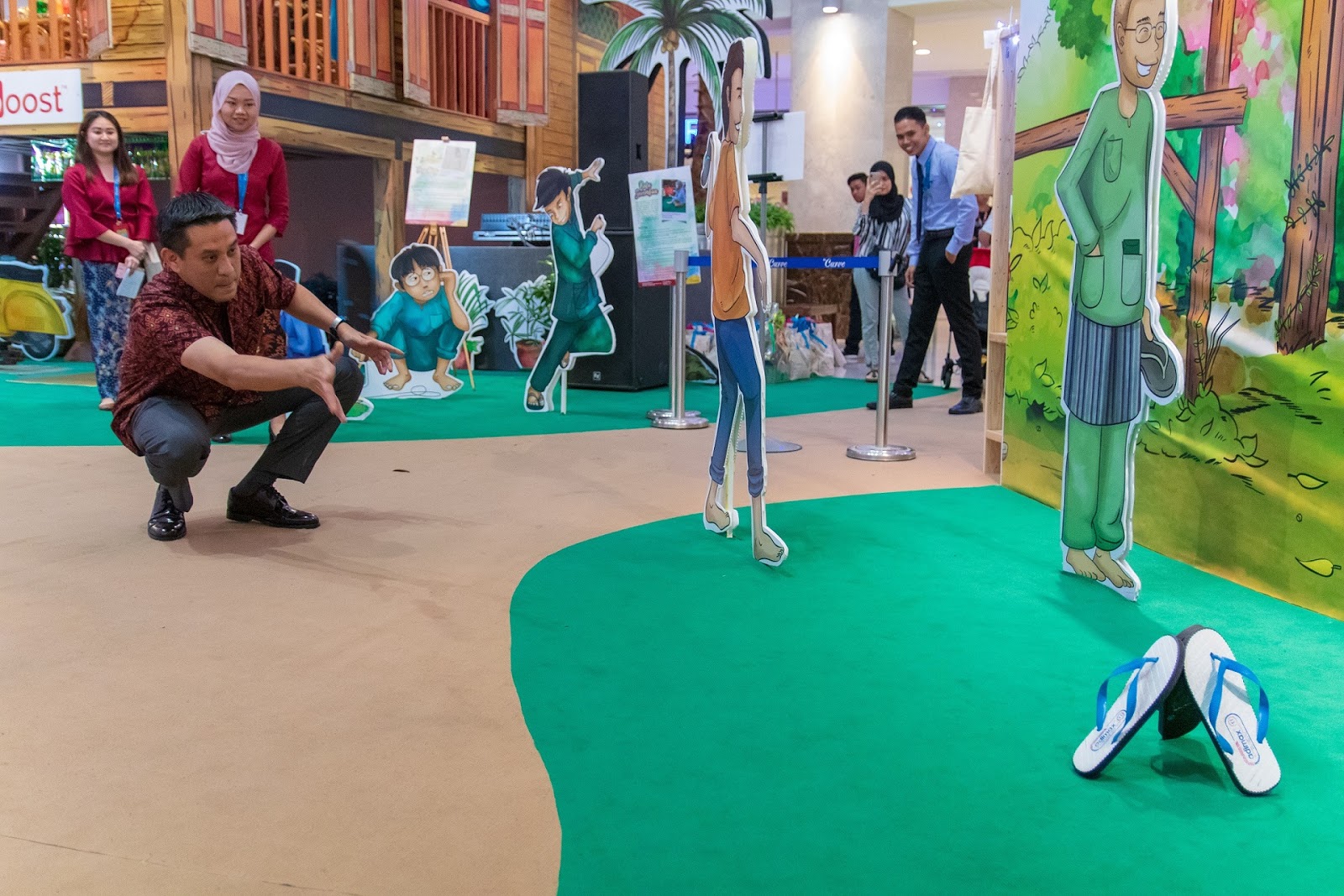 Play And Experience Nostalgia Childhood Kampung Traditional Games At ...