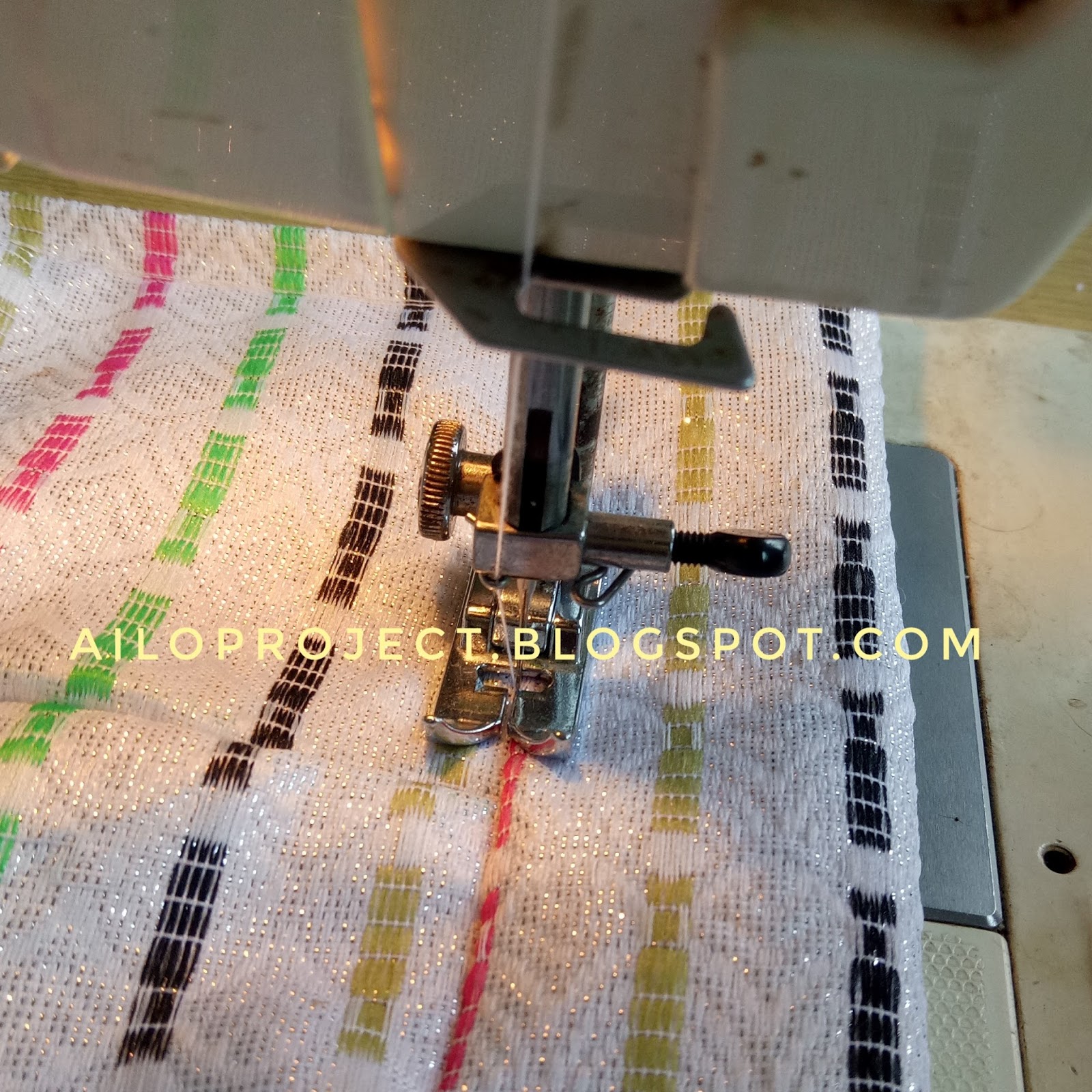 AILOPROJECT: MENJAHIT ROK SPAN