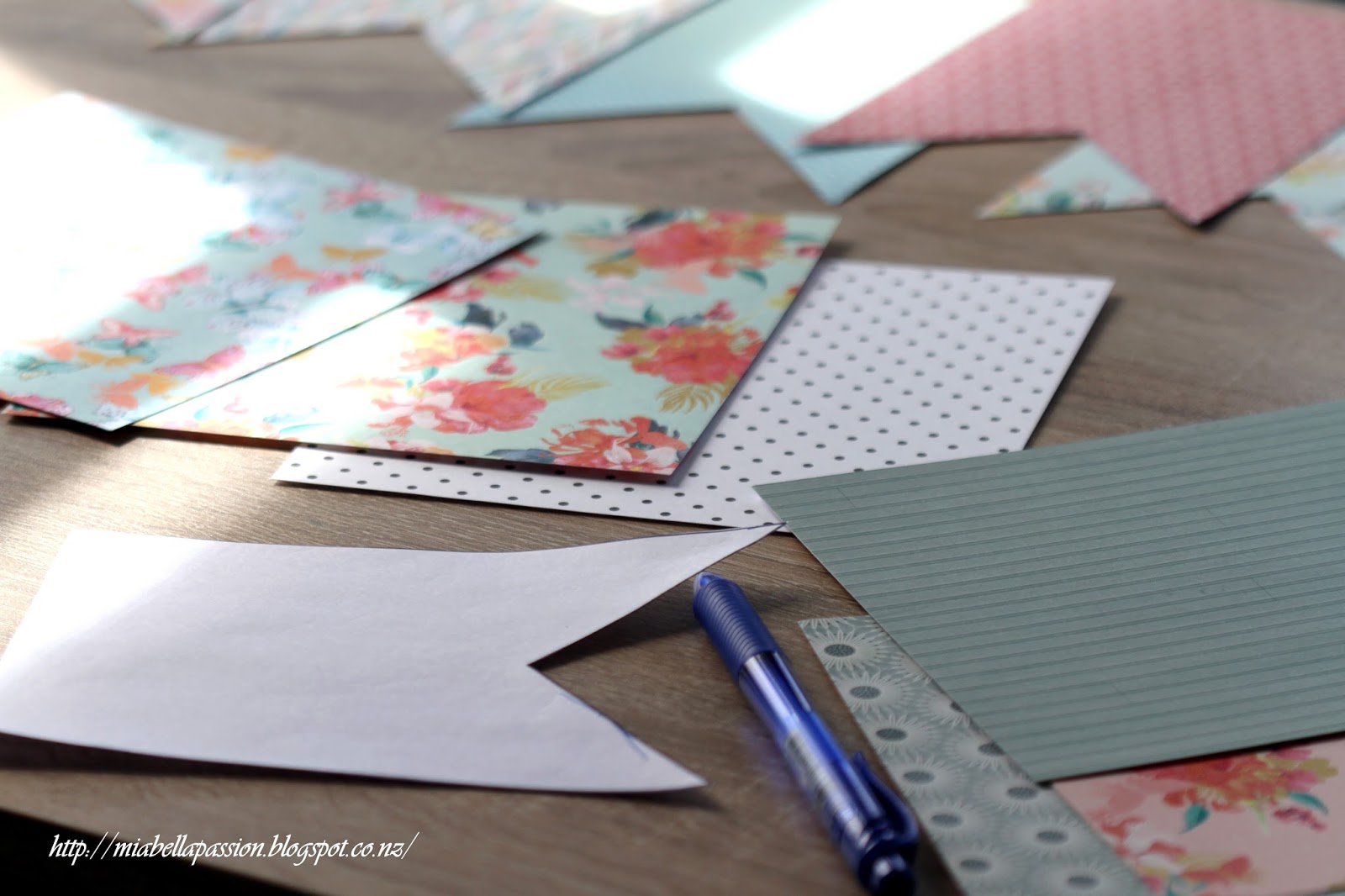 PAPERCRAFT: Let's Create A Pretty Bedroom Banner...