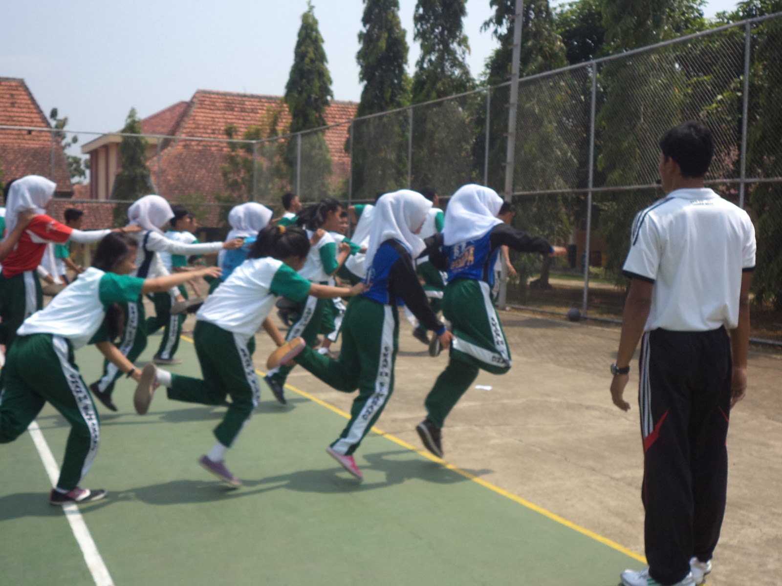 Permainan Pemanasan Olahraga - Kereta Roda Satu - e-Pjok