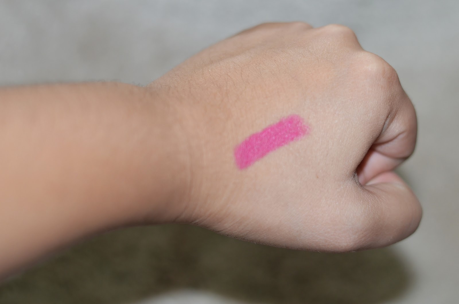 Review: Batom 03 Pink Mate Koloss – Ursula Andress