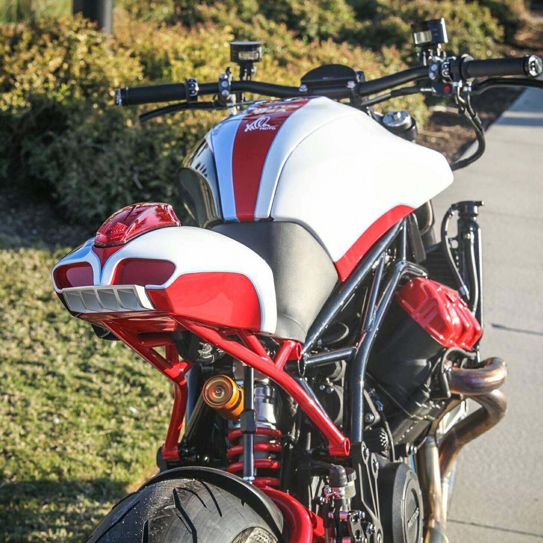 "The american" V4 1650 / Motus motorcycles + Fuller moto