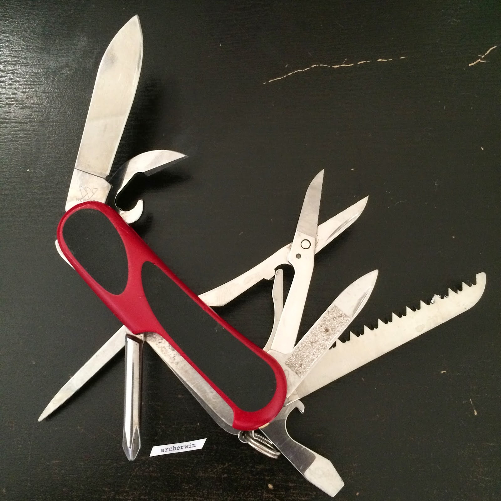 archerwin's Swiss Army Knives: COLLECTION: Wenger EvoGrip 18 Handyman ...
