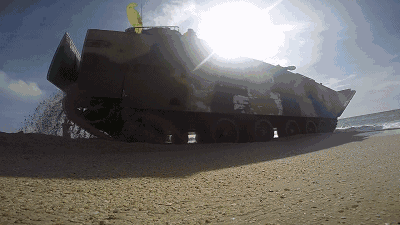 China Defense Blog: ZBD05 Amphibious IFV shooting-on-the-swim