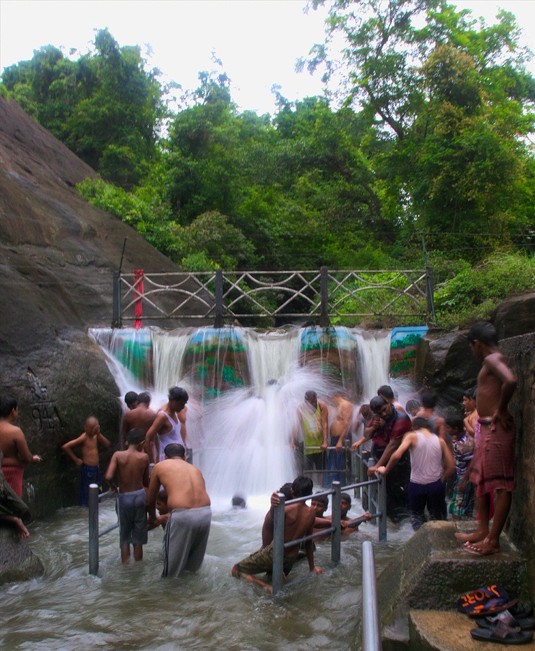Tamilnadu Tourism: Puli Aruvi (Tiger Falls), Courtallam, Thirunelveli