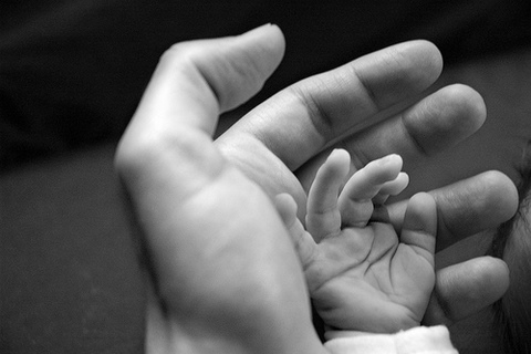 LEVÁNTATE Y RESPLANDECE.): Tus manos sobre mí