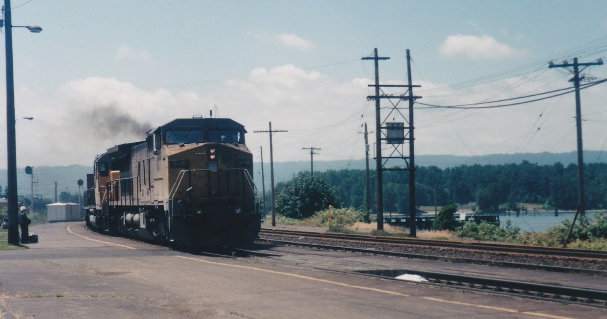 TrainPages: Railfanning in Vancouver, Washington, in June 1998
