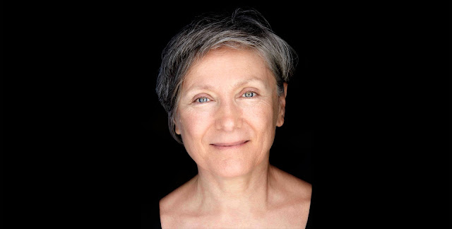 A poesia é uma palavra que mantém consigo também o silêncio ...