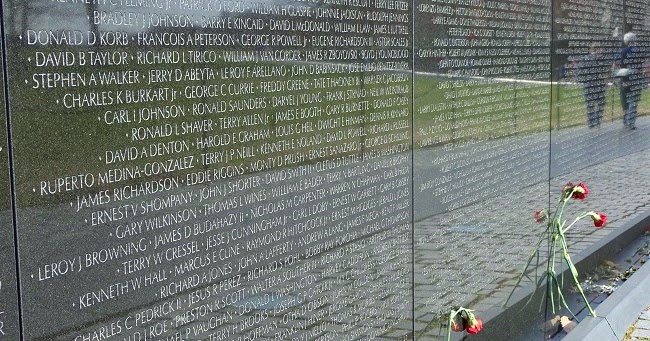 10 interesting facts about the Vietnam Veterans Memorial | Things to ...