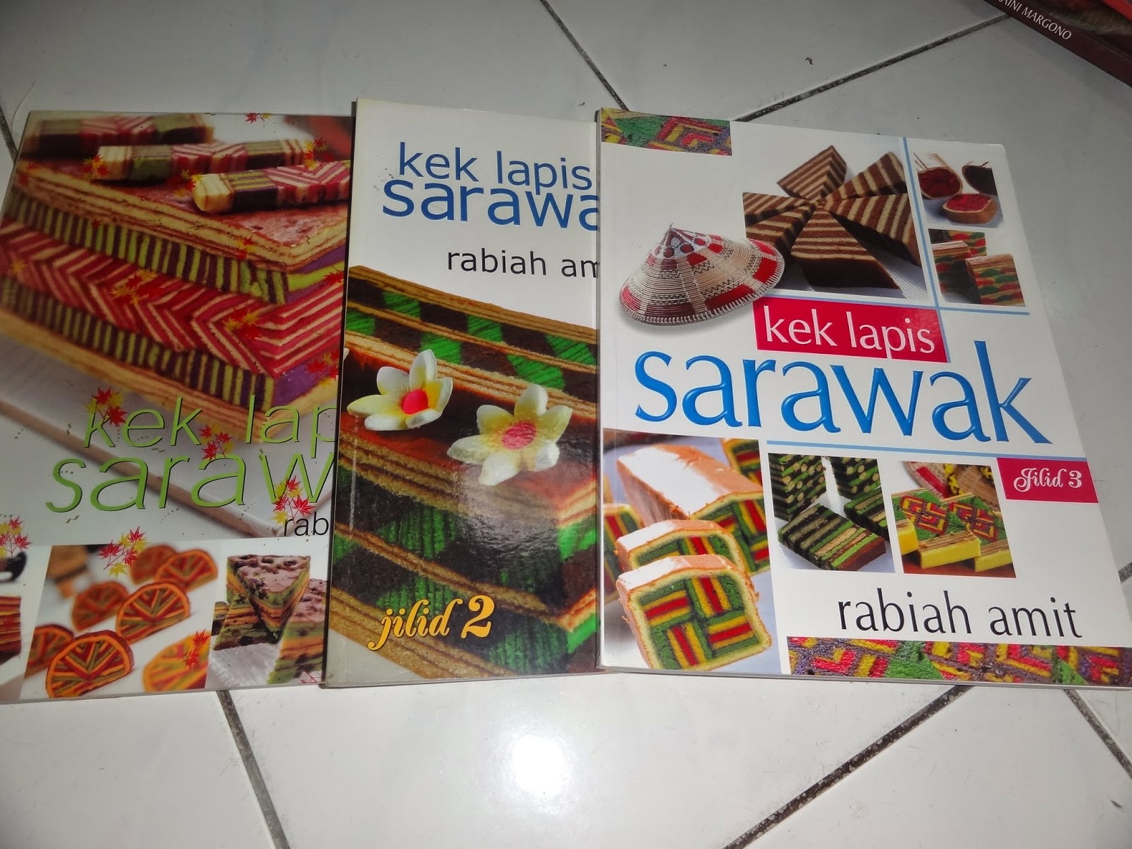 WARISAN NENEK: Koleksi Buku Resepi