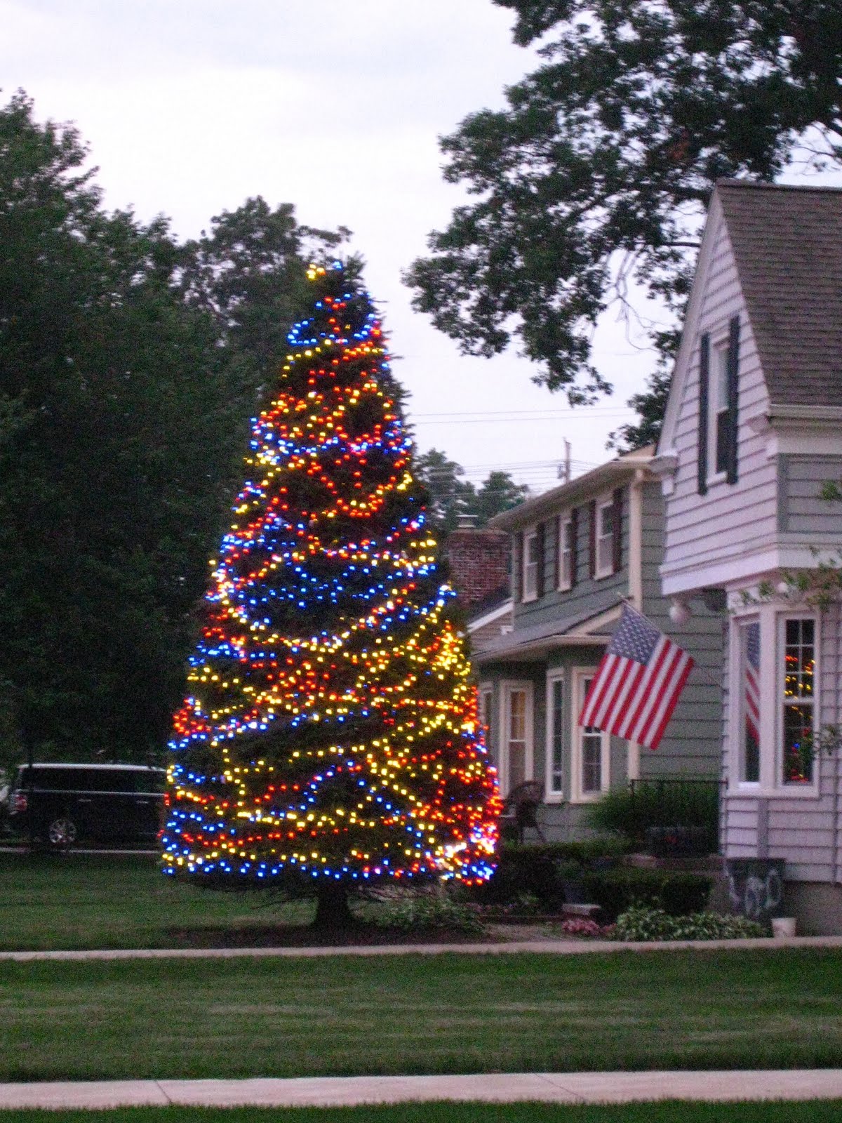 Gail's Tales...and Jewelry Design: Christmas in.....June??