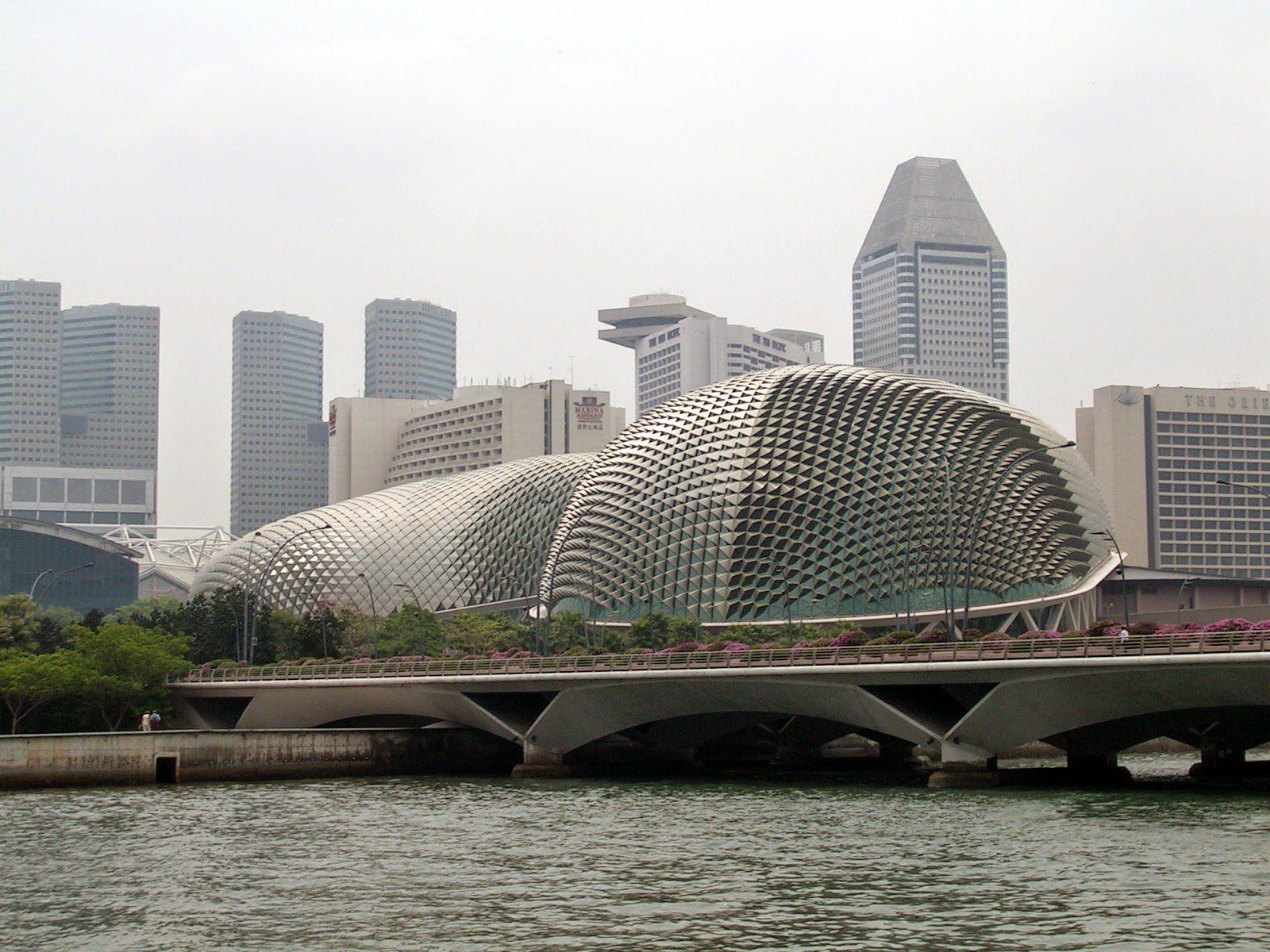 Esplanade - Theatres on the Bay - SINGAPORE TOURS