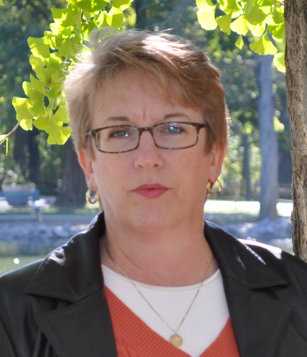 Review: "Romancing Olive" by Holly Bush