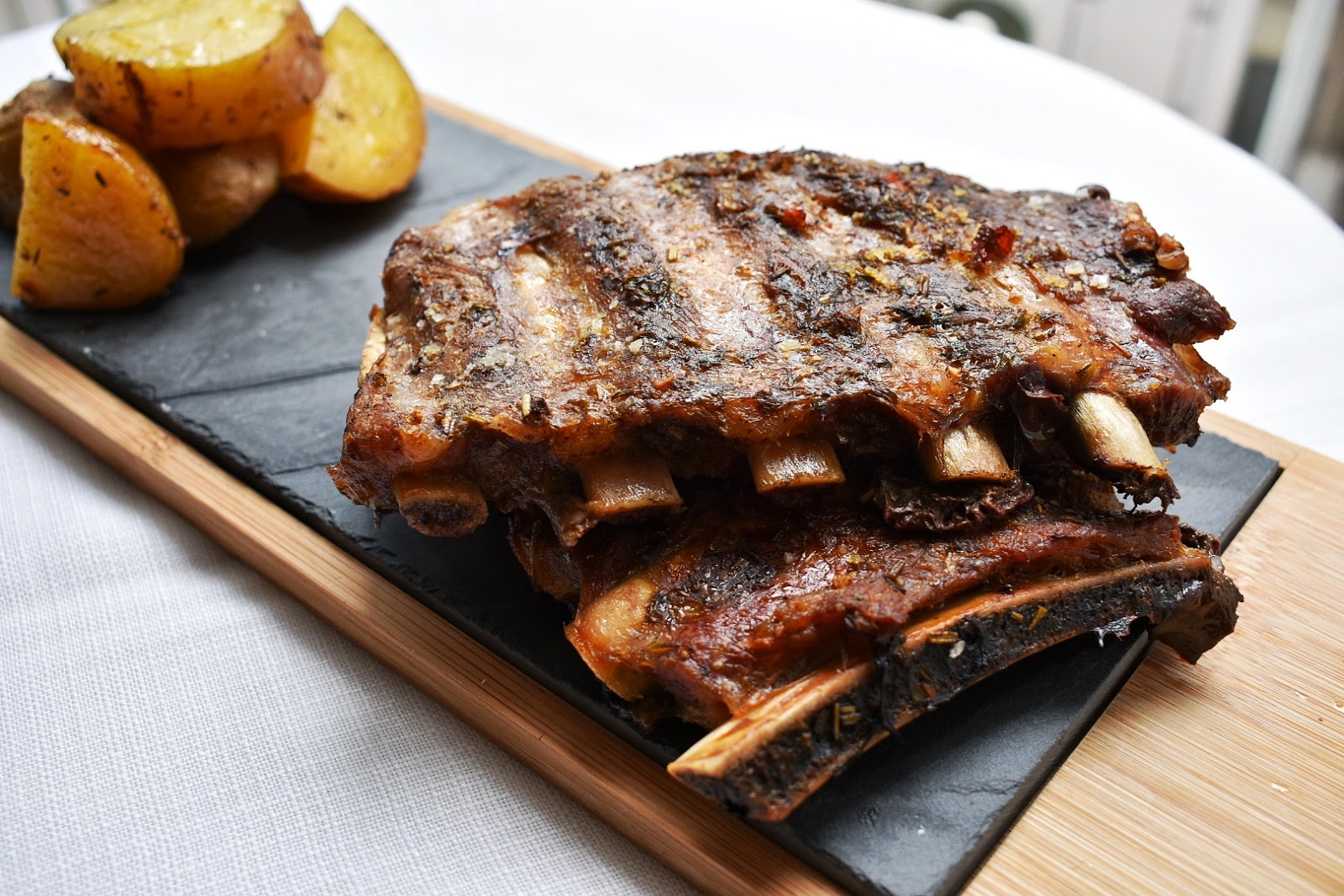 Costilla asada a baja temperatura al whisky - Cositas Güenas