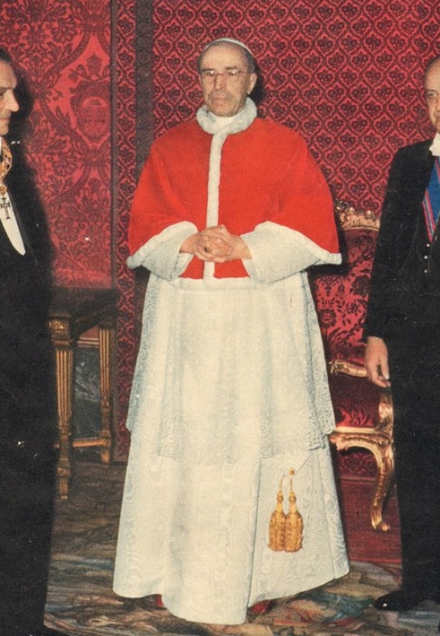Orbis Catholicus Secundus: Venerable Pius XII in Moiré Papal Sotana ...