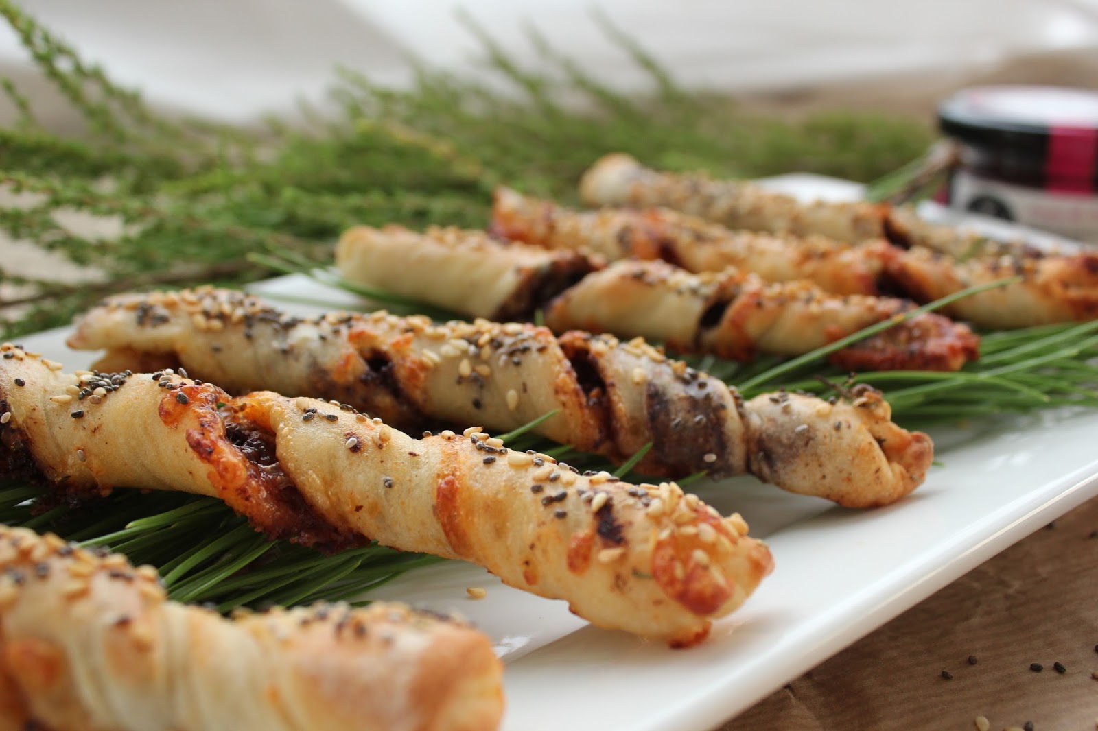 Torcidos de pan con Olivada y Queso - Cocinando con las Chachas