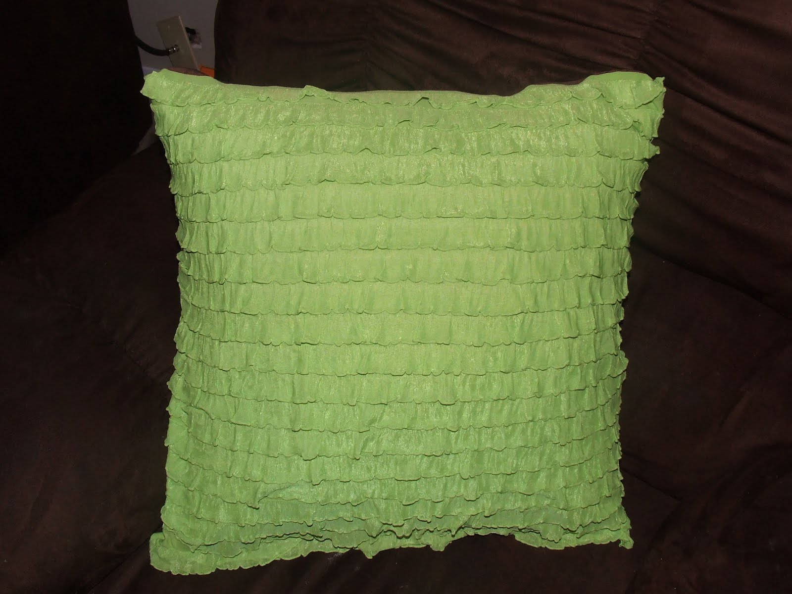 Whatever Wednesday: Ruffle Pillow - Keeping it Simple