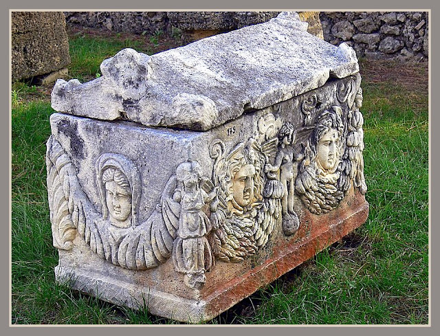 Theseus Aegean: Honoring the Dead in Ancient Greece