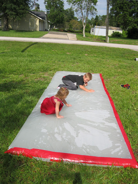 Momma's Fun World: Sensory water bag fun for HOT day