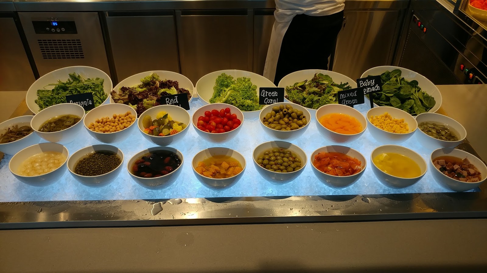 SuMMeR LoVes To Eat! Singapore Food Blog: Dinner Buffet at Sky 22 (99 ...