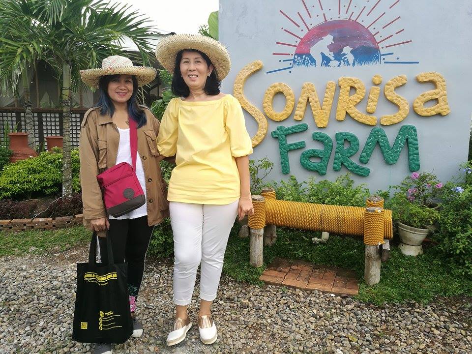 Lemon GreenTea: Day 1: Sonrisa Farm, Cam Sur