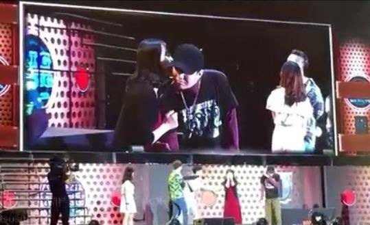 Female fan gives GD a surprise kiss at his fan meet