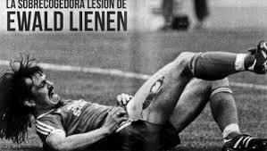 Las Peores lesiones de Futbol: La pierna abierta de Lienen Lesión expuesta