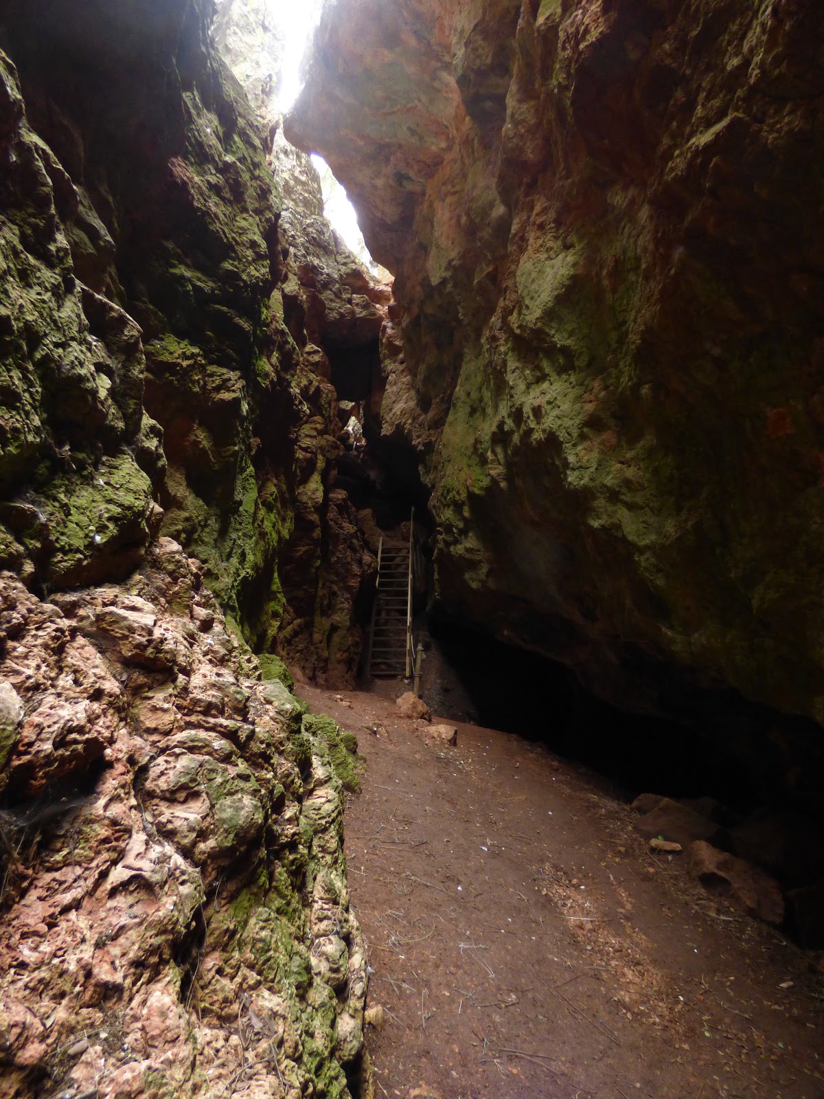 Anda con Tiocanya SenderismoAnda con Tiocanya: La Quebrada del Toro