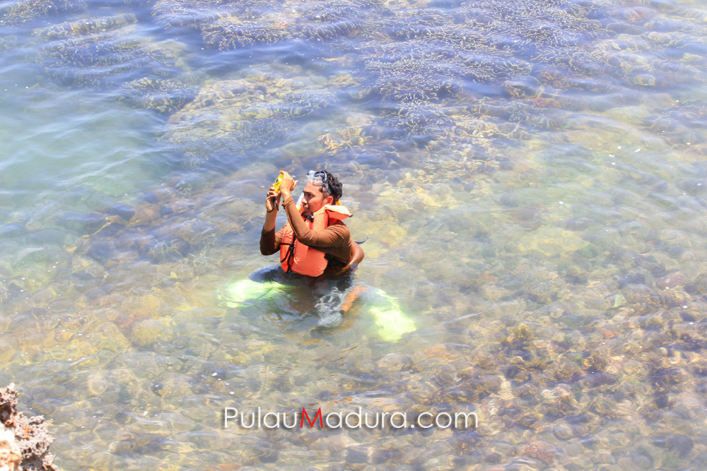 Obyek Wisata Pantai Ropet di Pulau Gili Iyang - Sumenep - Gerbang Pulau ...