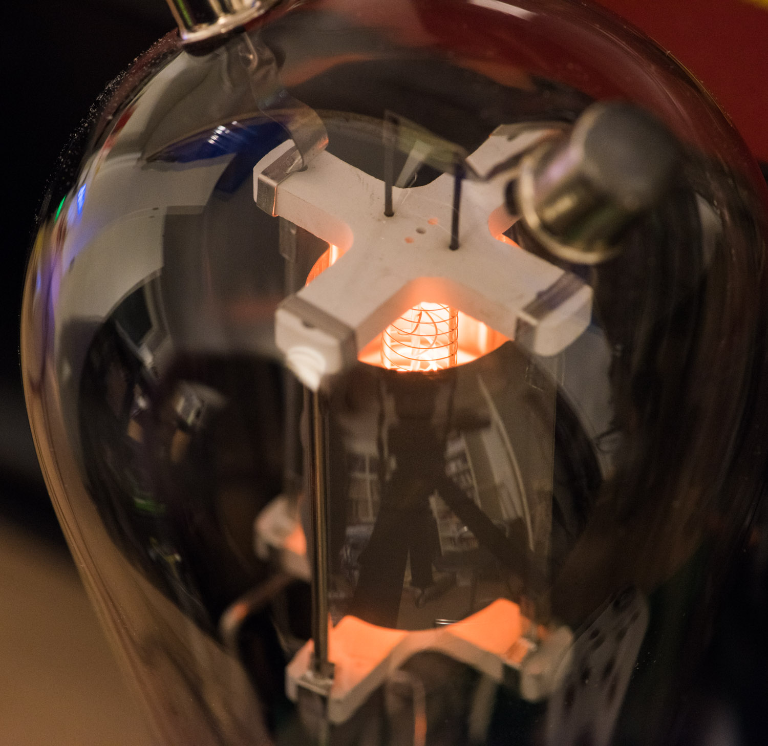 VinylSavor: Tube of the Month : The 800