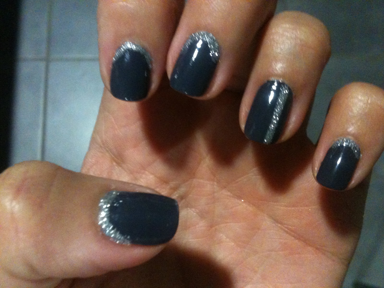 Beauté Blog By Misskikaw: Manucure #62 : Gris argenté