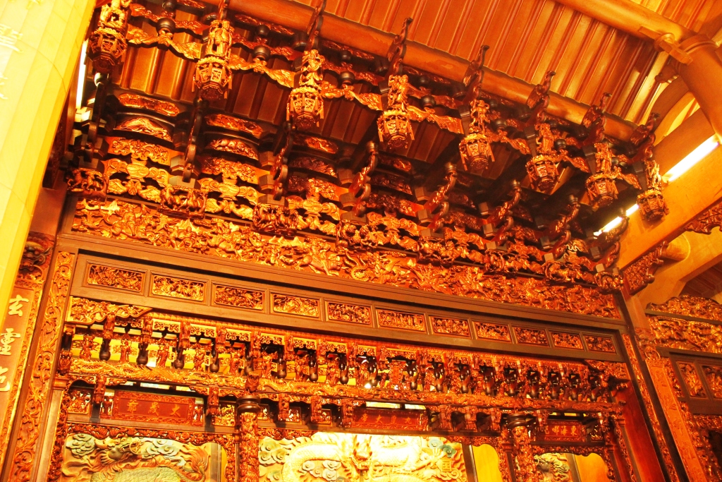 MengZhi: Glorious Temple in Raja Uda, Butterworth, Penang.