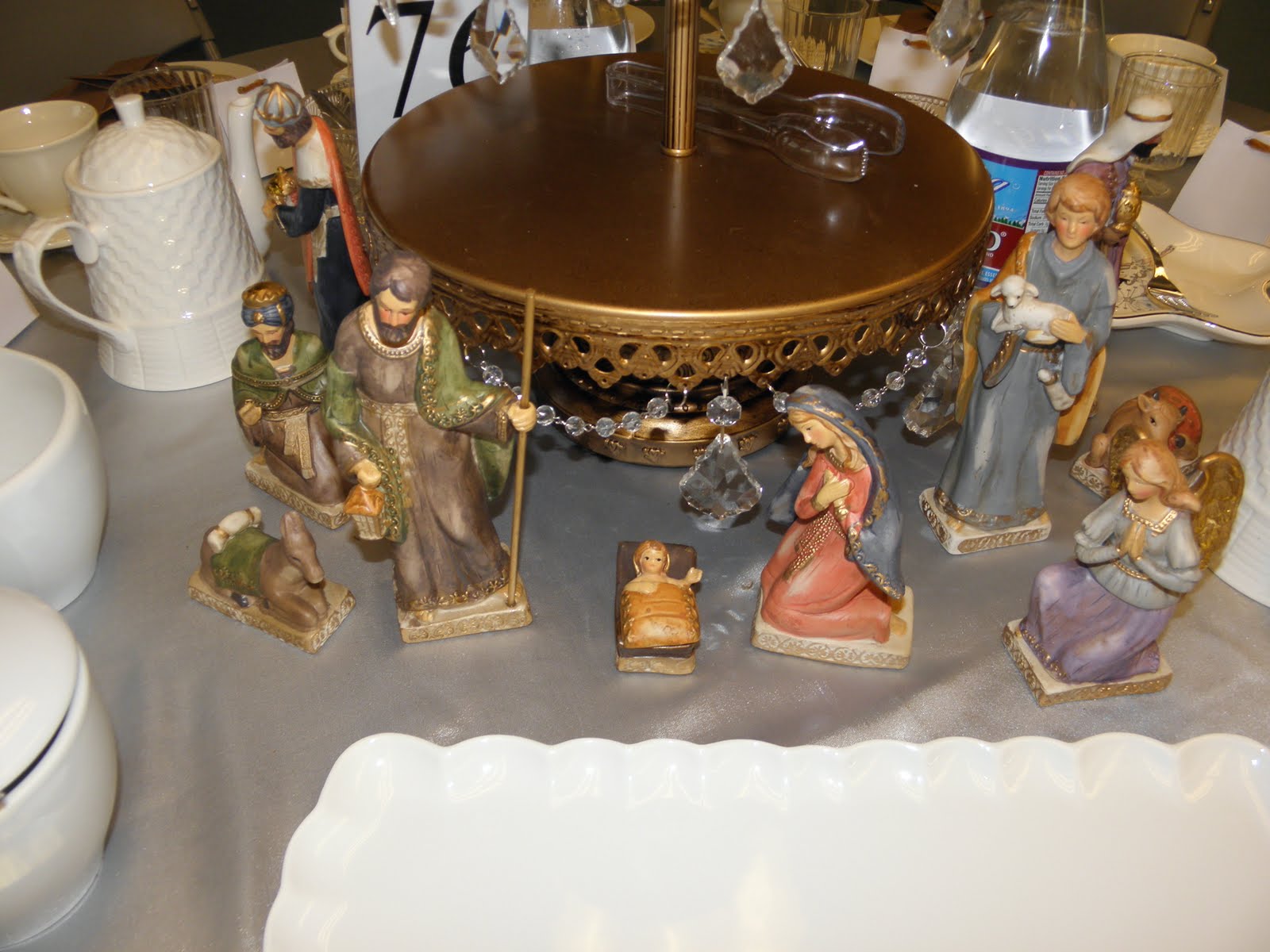 Lollipops & Paper: Nativity Tablescape & FREE Printable {Christmas Tea ...