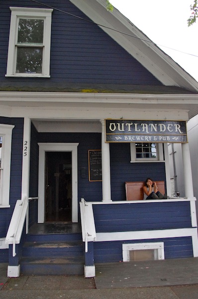 Kvetchin' Kitchen: Outlander Brewery (or: How I Learned To Like Beer)