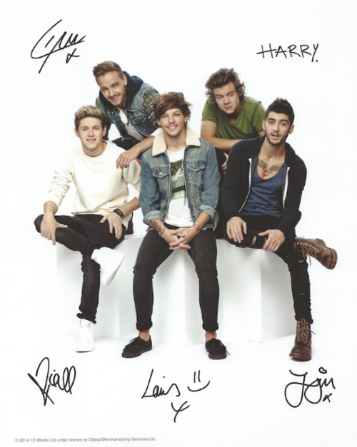 One Direction Girls ♥: Nuevos pósters de los chicos para Universal :)