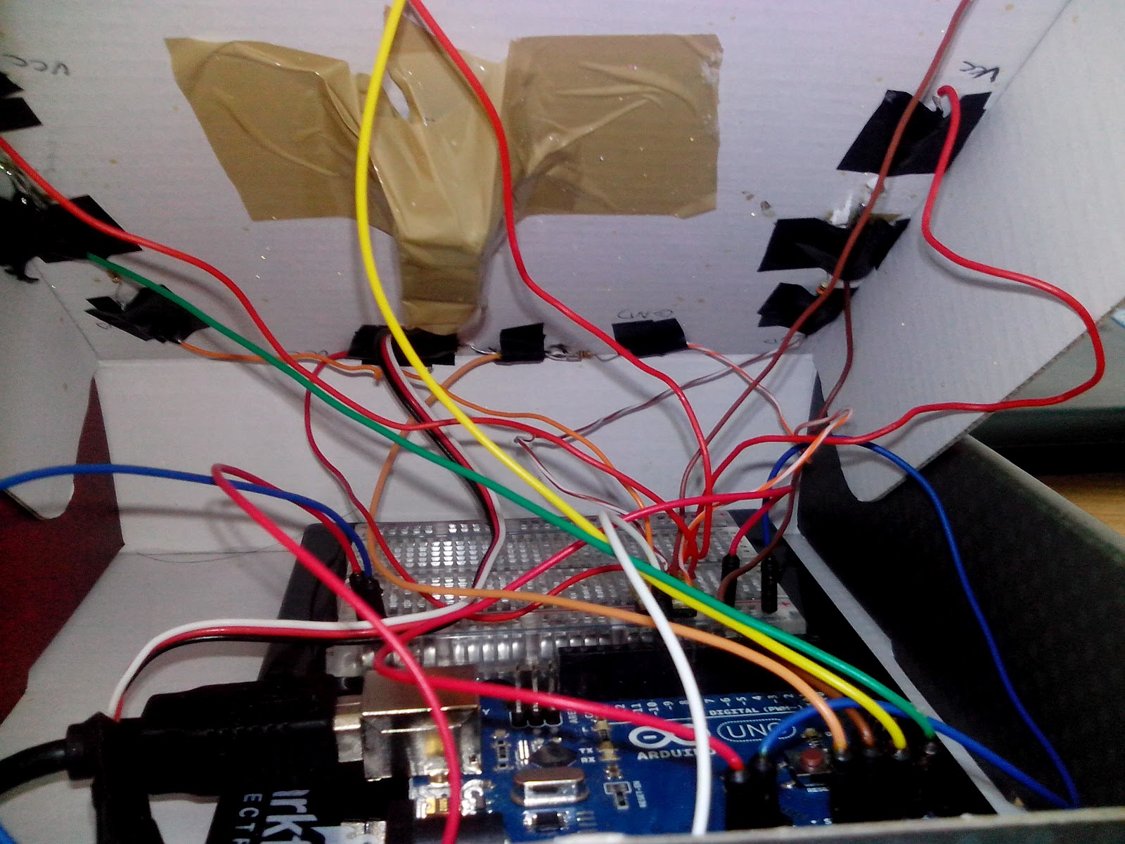 Vellamy's blog about Arduino: Photoresistors, Servo and Arduino